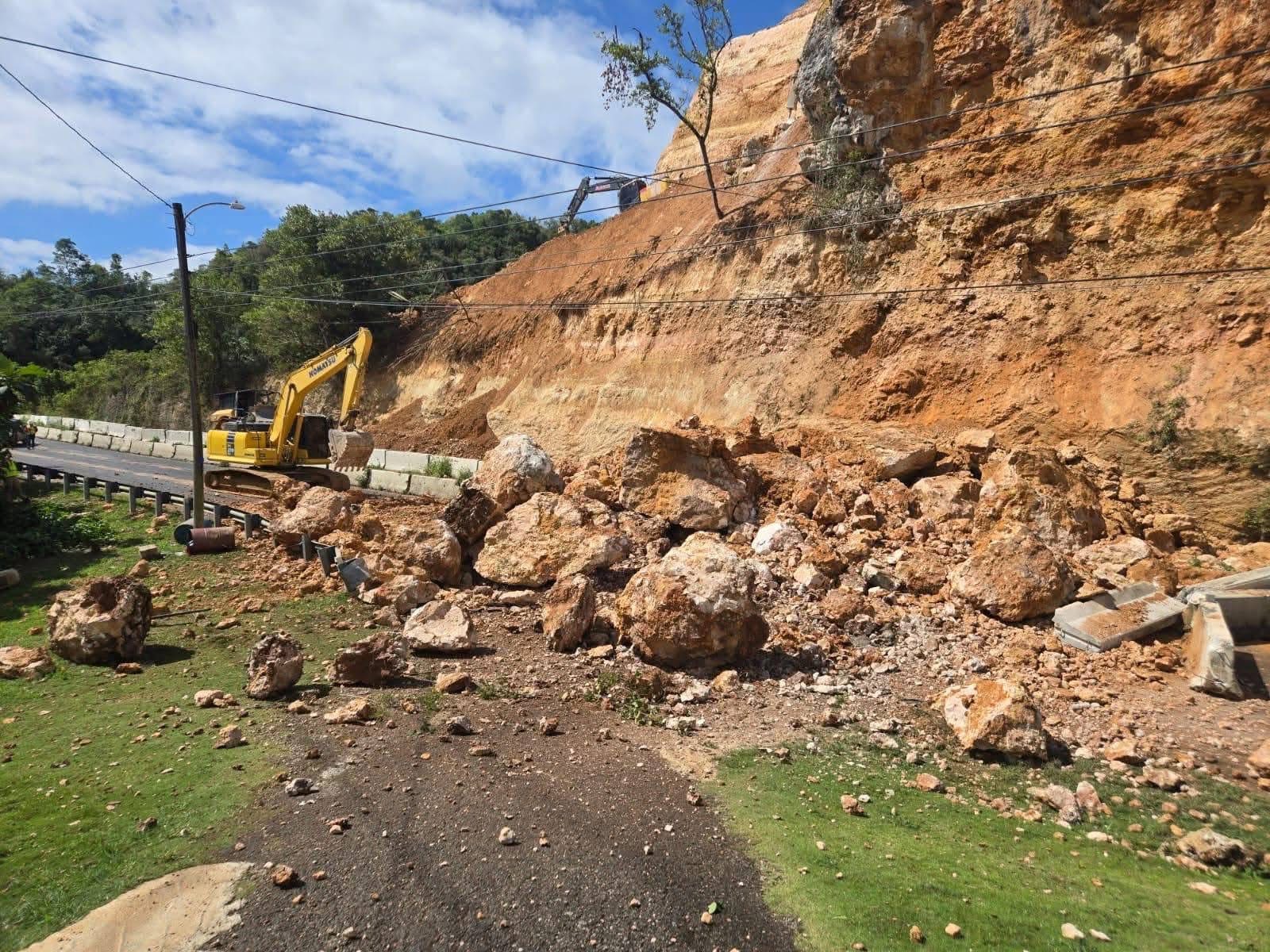 Destruyen Mogote en Hatillo